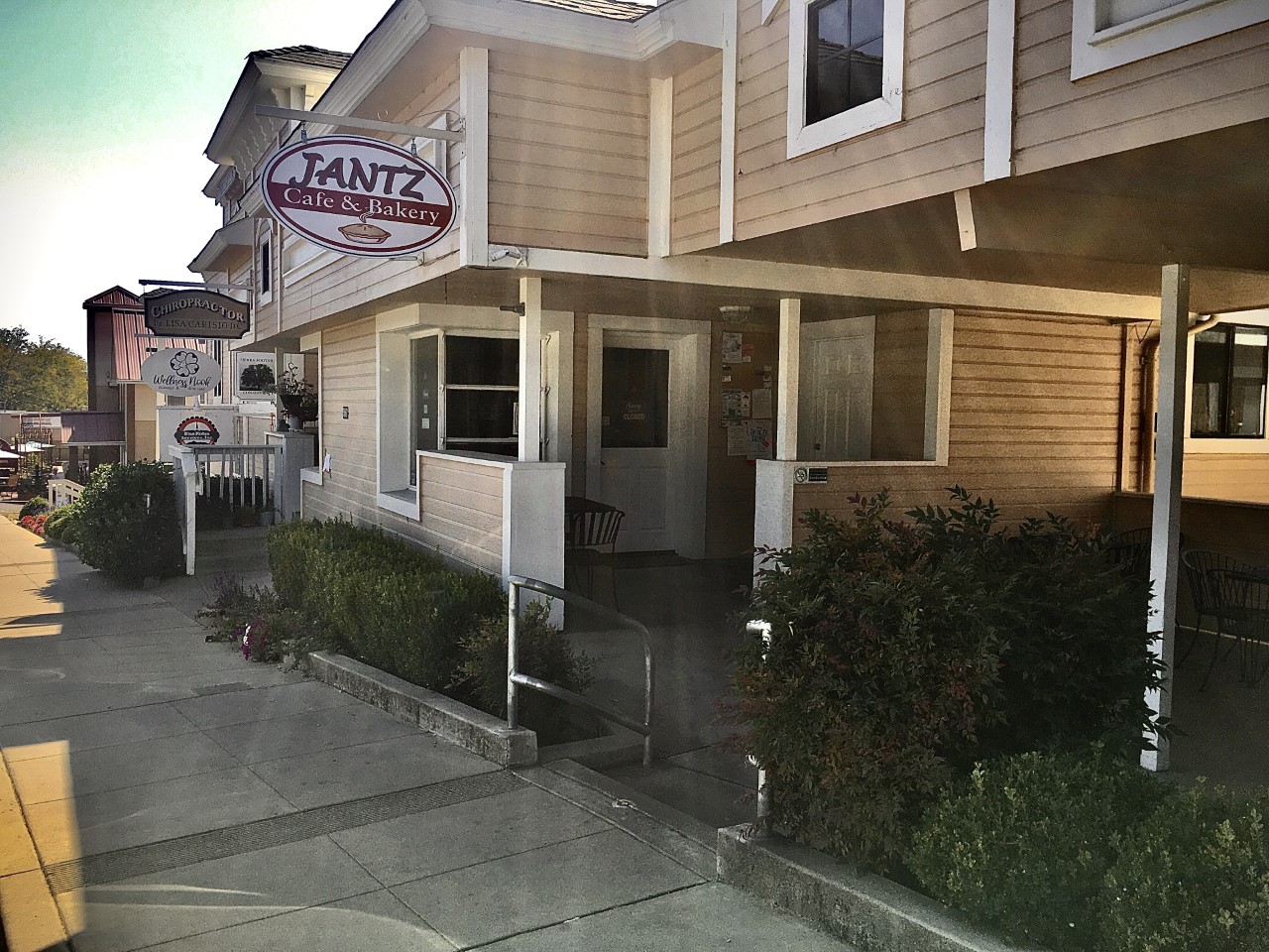 Mariposa Home – Jantz Cafe